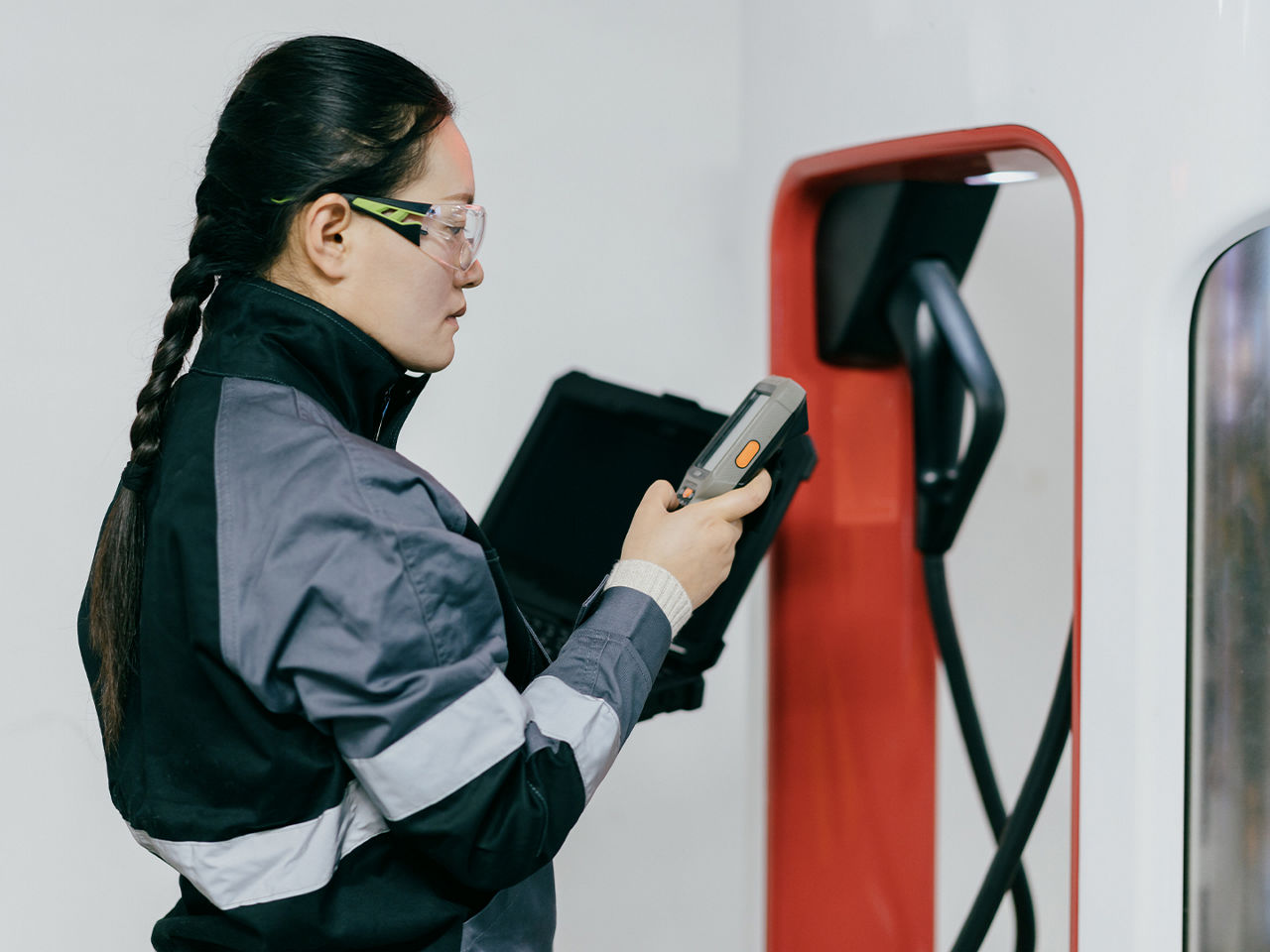 EV充電インフラ | Molex